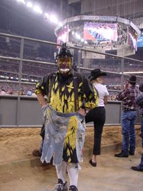 Houston rodeo clown dead serious about putting TV viewers at animal eye ...