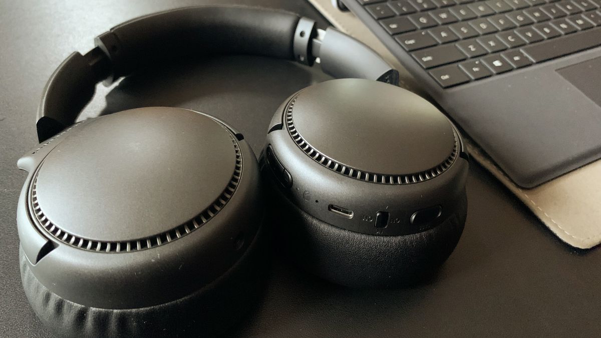 Panasonic RB-M700B review | Laptop Mag