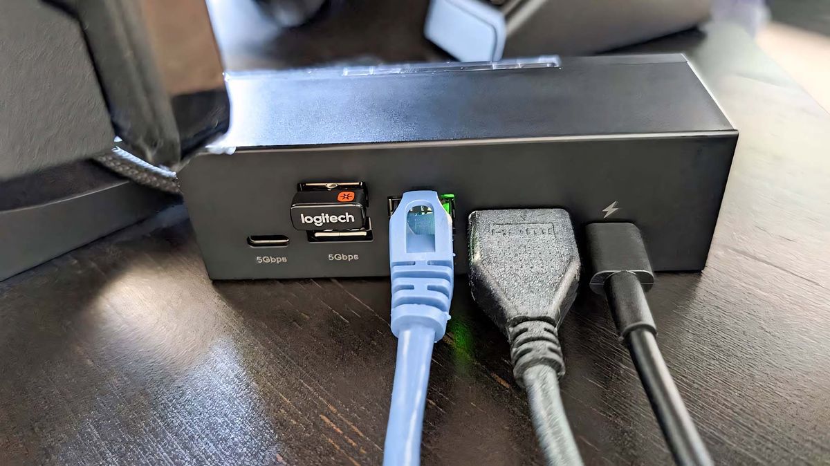 JSAUX's latest gaming handheld docking station is ideal for ROG Ally X ...