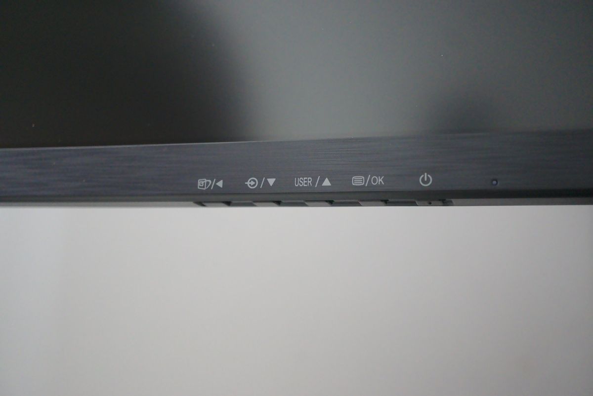 Philips Brilliance 439P9H display review: Replace your dual-screen ...