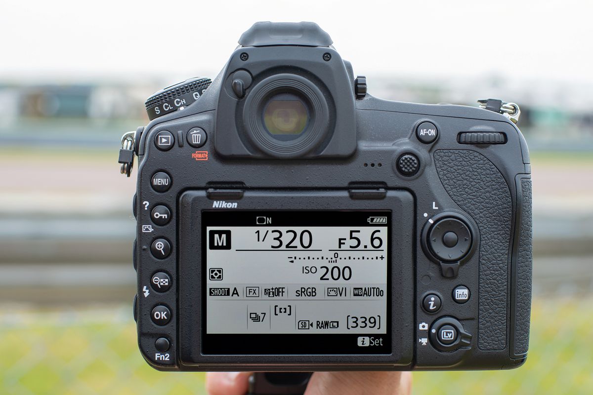 How to capture perfect panning shots in motorsport photography ...