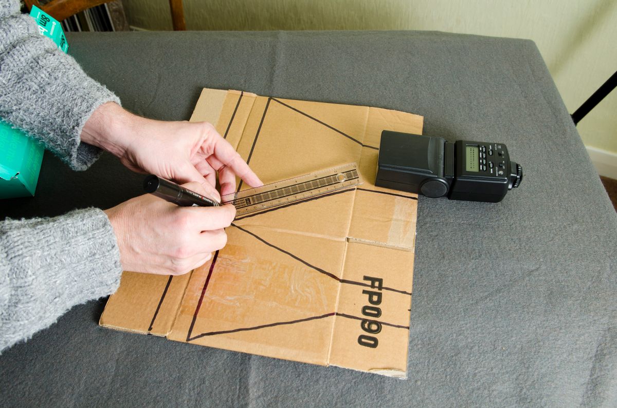 Photo hacks: turn a cardboard box into a speedlight softbox | Digital ...