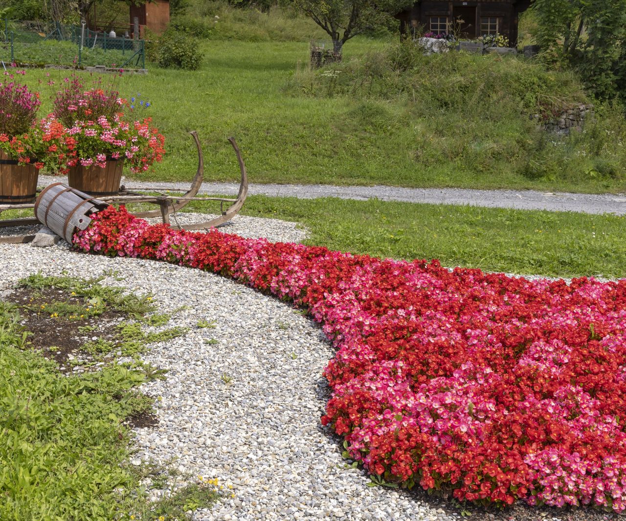 Spilled Flower Pot Ideas For Whimsy in Your Garden | Gardening Know How