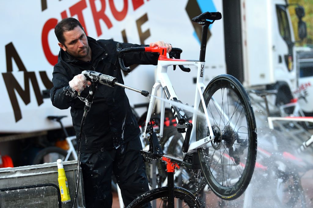 Should you clean your bike like a 'pro' - and use a pressure washer ...