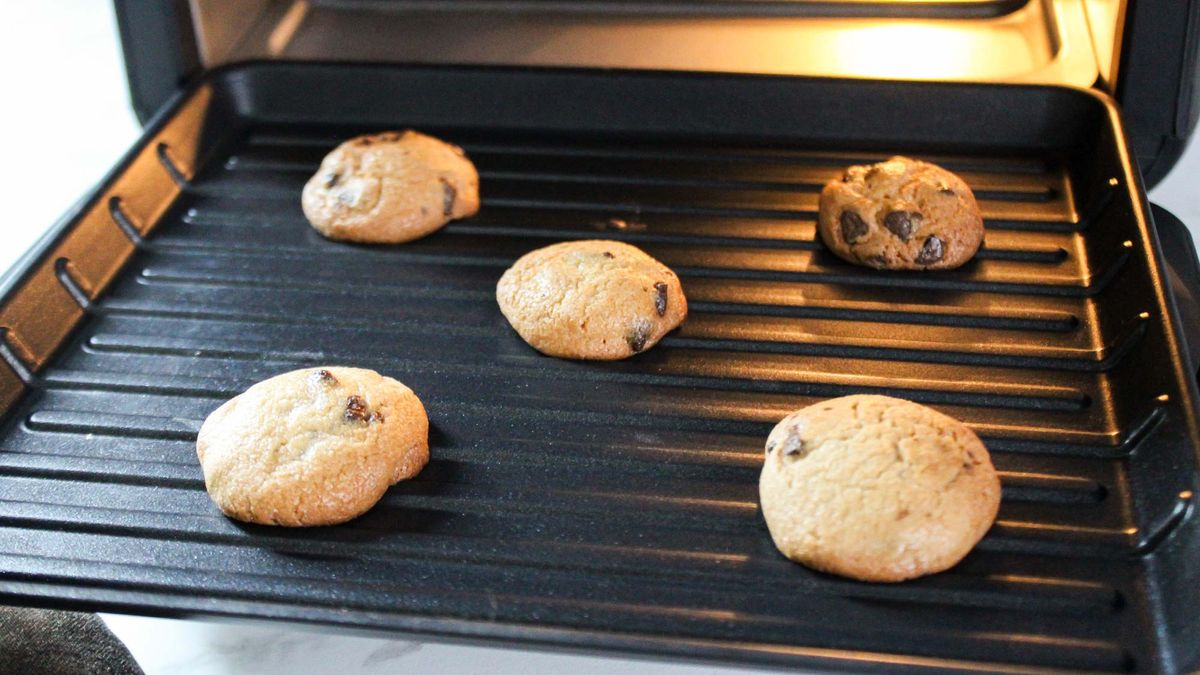 Midea 11-Quart Two-Zone Air Fryer review | Tom's Guide