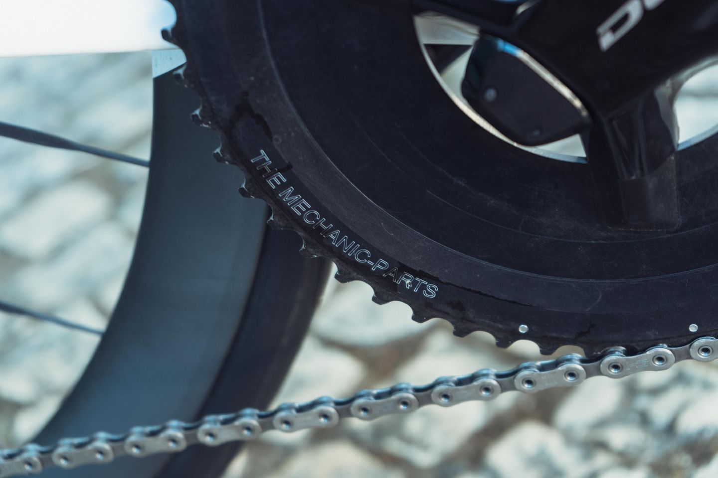 Vuelta a España tech gallery - Superlight paint, dinosaur names, and ...