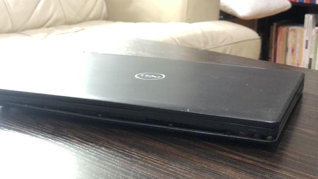 How to Safely Remove a Swollen Battery from Your Laptop | Tom's Hardware