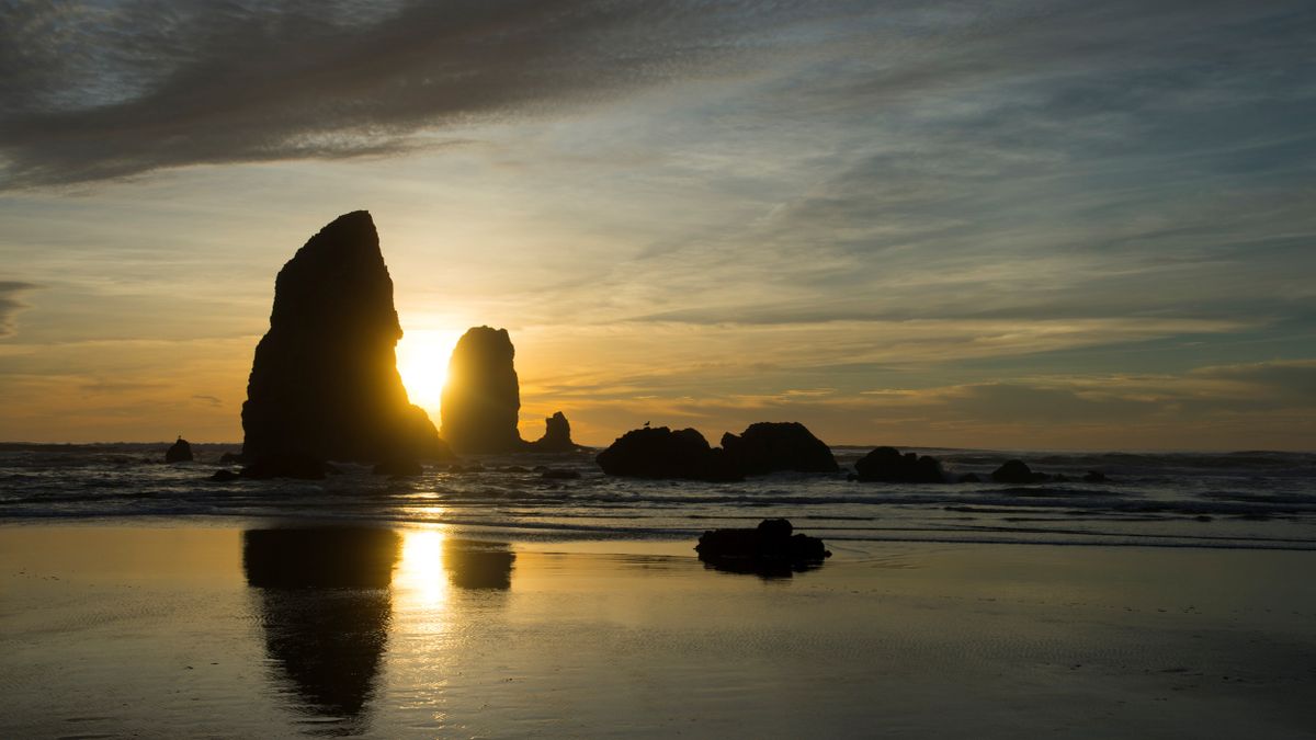 Road trip! Catch October's annular solar eclipse with 4 iconic routes ...