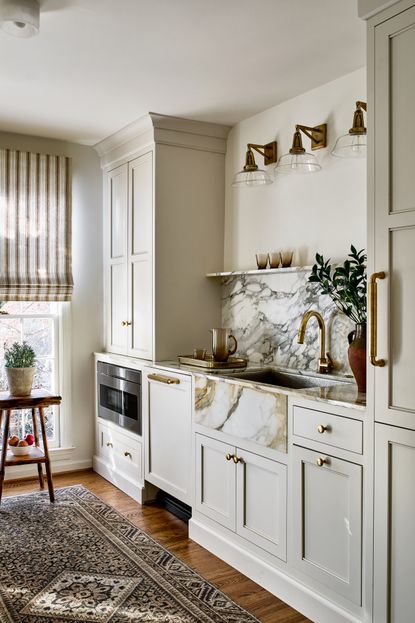 Taylor Swift's Kitchen Features a Controversial Flooring Idea | Livingetc