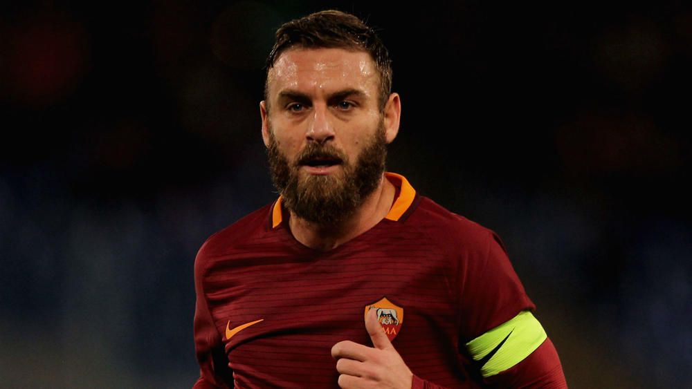 De Rossi signs Roma renewal until 2019 | FourFourTwo