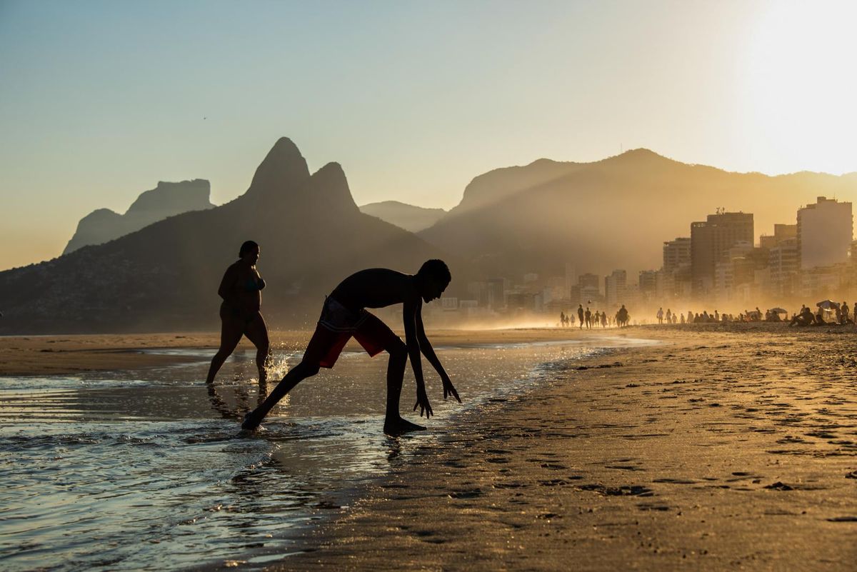 Incredible street photography on display as Women Street Photographers ...