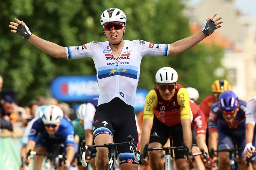 The Traka 360: Tobias Kongstad devours men's field with solo breakaway ...