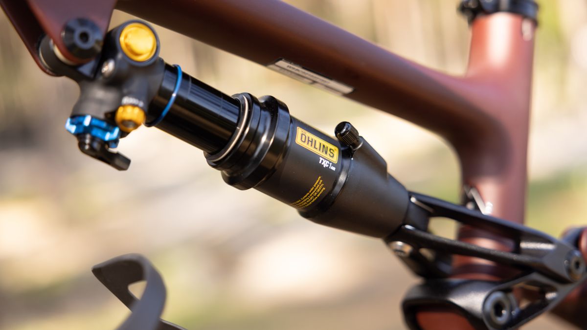 Ohlins enters XC racing with a new 34mm RXC34 m.1 fork and two TXCAir ...