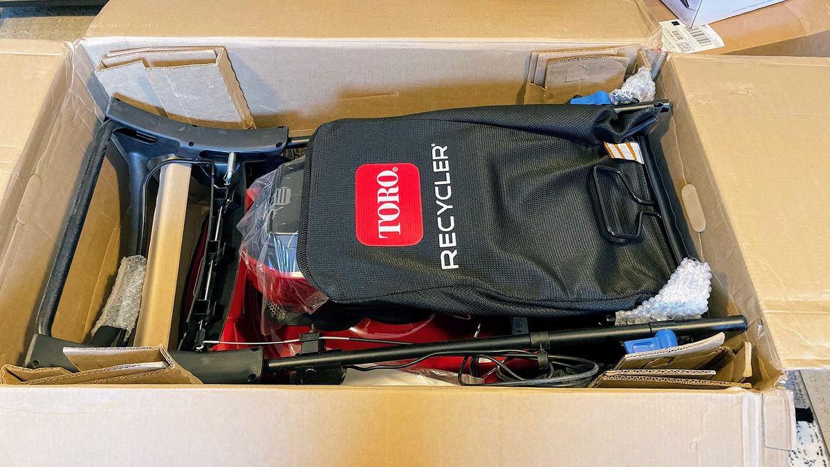 Toro Flex-Force 60V Max 22-Inch Cordless Lawn Mower review | Top Ten ...
