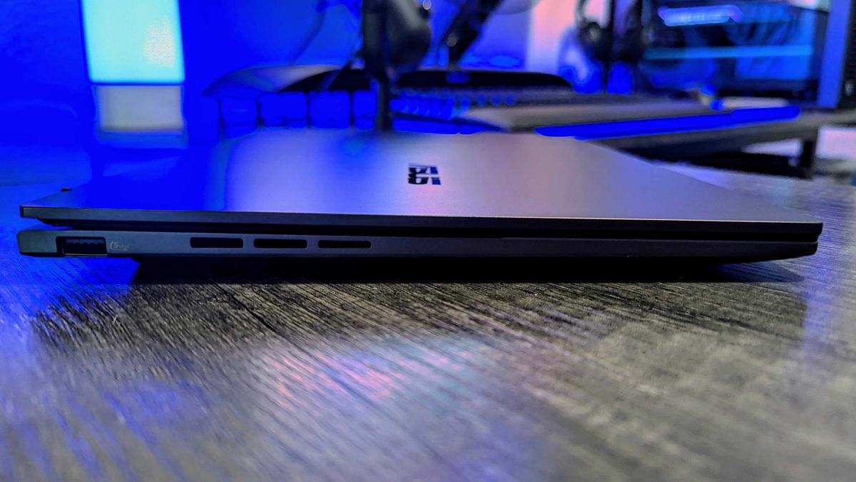 ASUS Zenbook 14 (Q415M) review: $800 of OLED brilliance, but with one ...