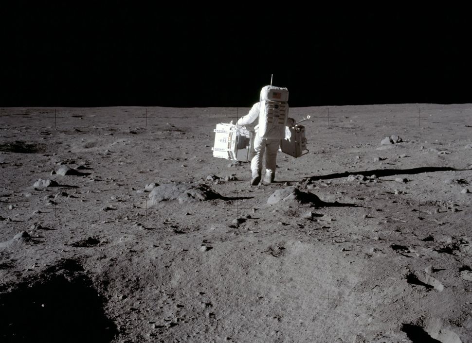 These Unsung Heroes of the Apollo 11 Mission Made the First Steps on ...
