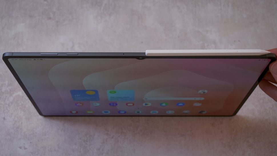 Samsung Galaxy Tab S11 Ultra hands-on: huge screen, skinny design ...