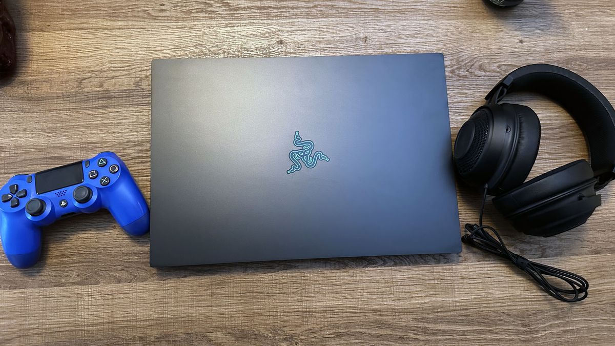 Razer Blade 16 (Early 2024) vs Alienware m16 R2 - Which premium gaming ...