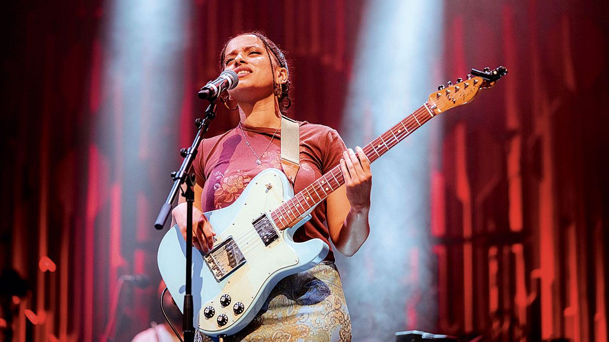 Léa Sen: “I struggle writing melodies... but when I have a guitar in my ...