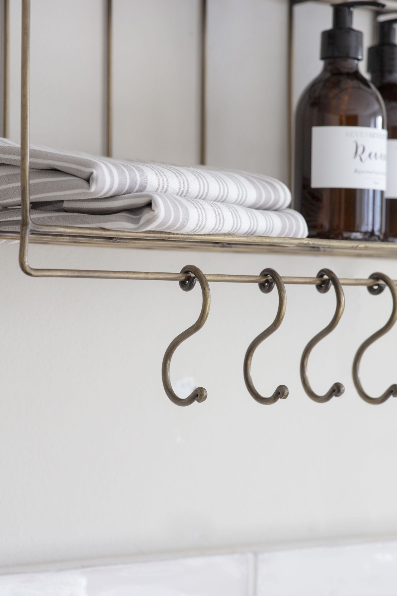 Utility room shelving ideas: 11 ways to arrange in style | Homes and ...