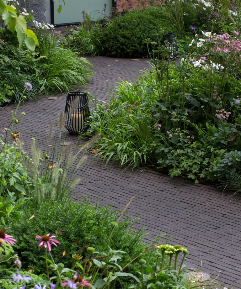 Garden path ideas: 15 ways to create a beautiful walkway | Homes and ...
