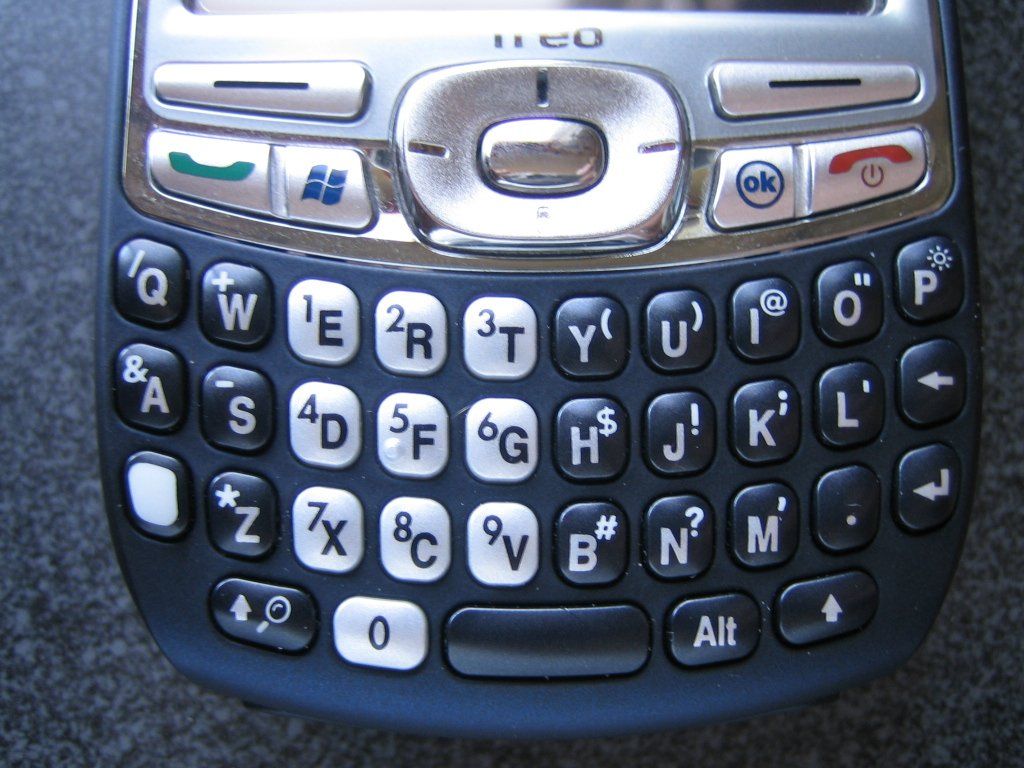 Giant ATT-Cingular 3G WM5 Smackdown: Treo 750 vs. 8525 vs. Blackjack ...