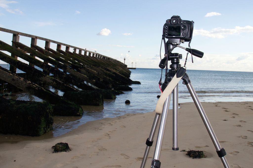 Photo ideas: Take a masterful, minimalist, mono seascape | Digital ...