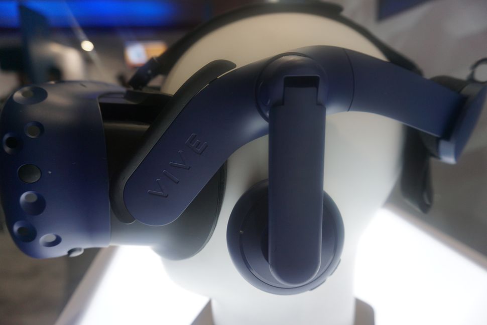 HTC Vive Pro Eye Hands-On: Feeling Powerful With Built-In Tobii Eye ...