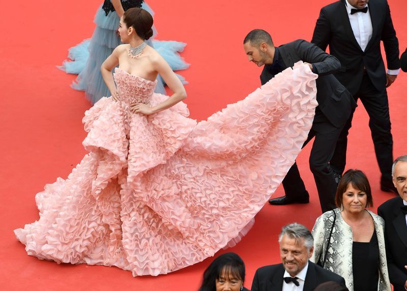 Celebrities and Their Assistants Photos | Marie Claire