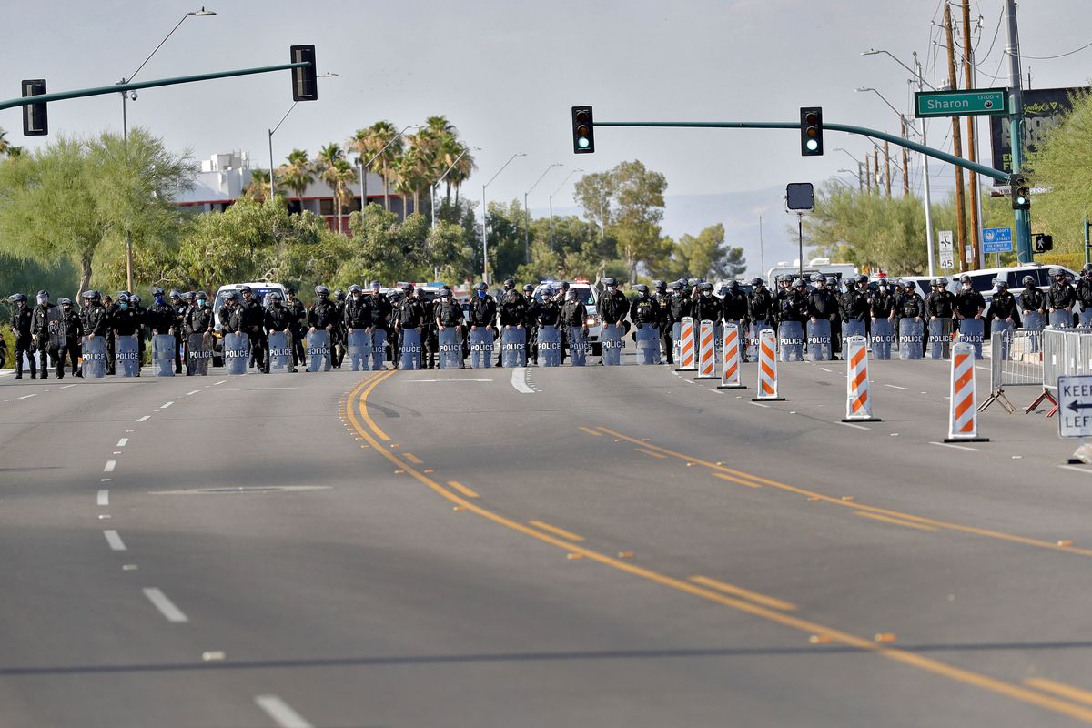 Phoenix PD declares peaceful protest outside Trump event unlawful ...