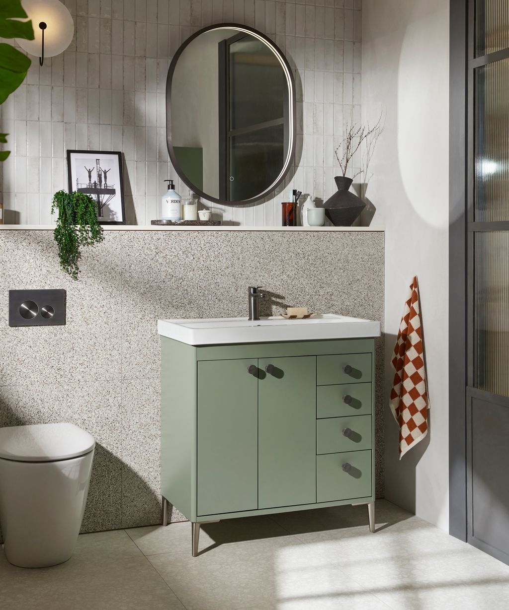 23 small ensuite ideas that transform tiny into tremendous | Homebuilding