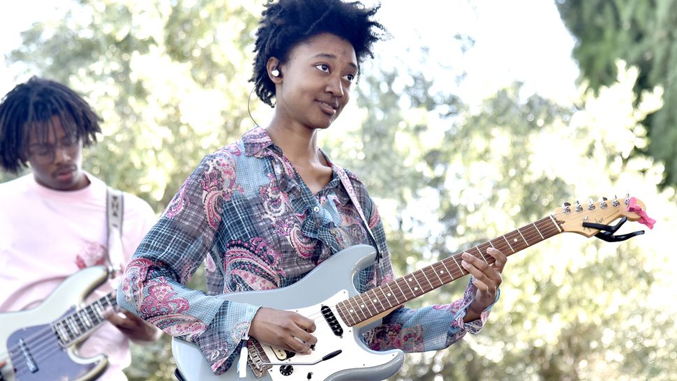Melanie Faye guitar lesson: learn her neo-soul style | Guitar World