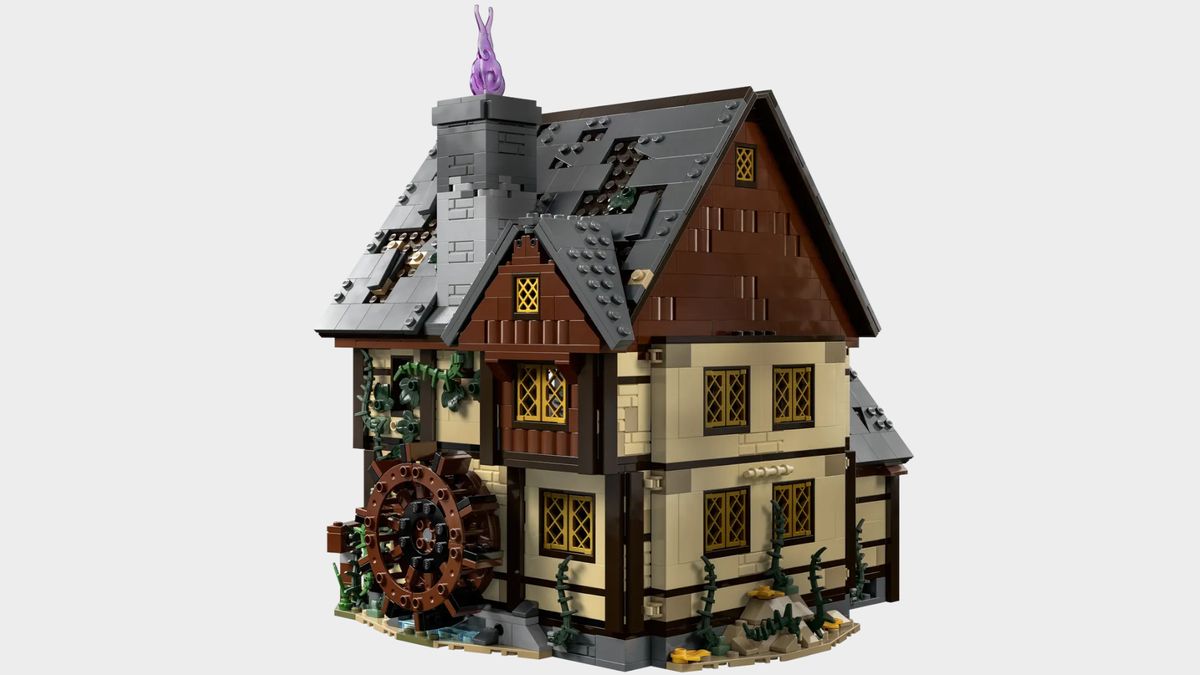 The Sanderson Sisters ride again with this new Hocus Pocus Lego set ...