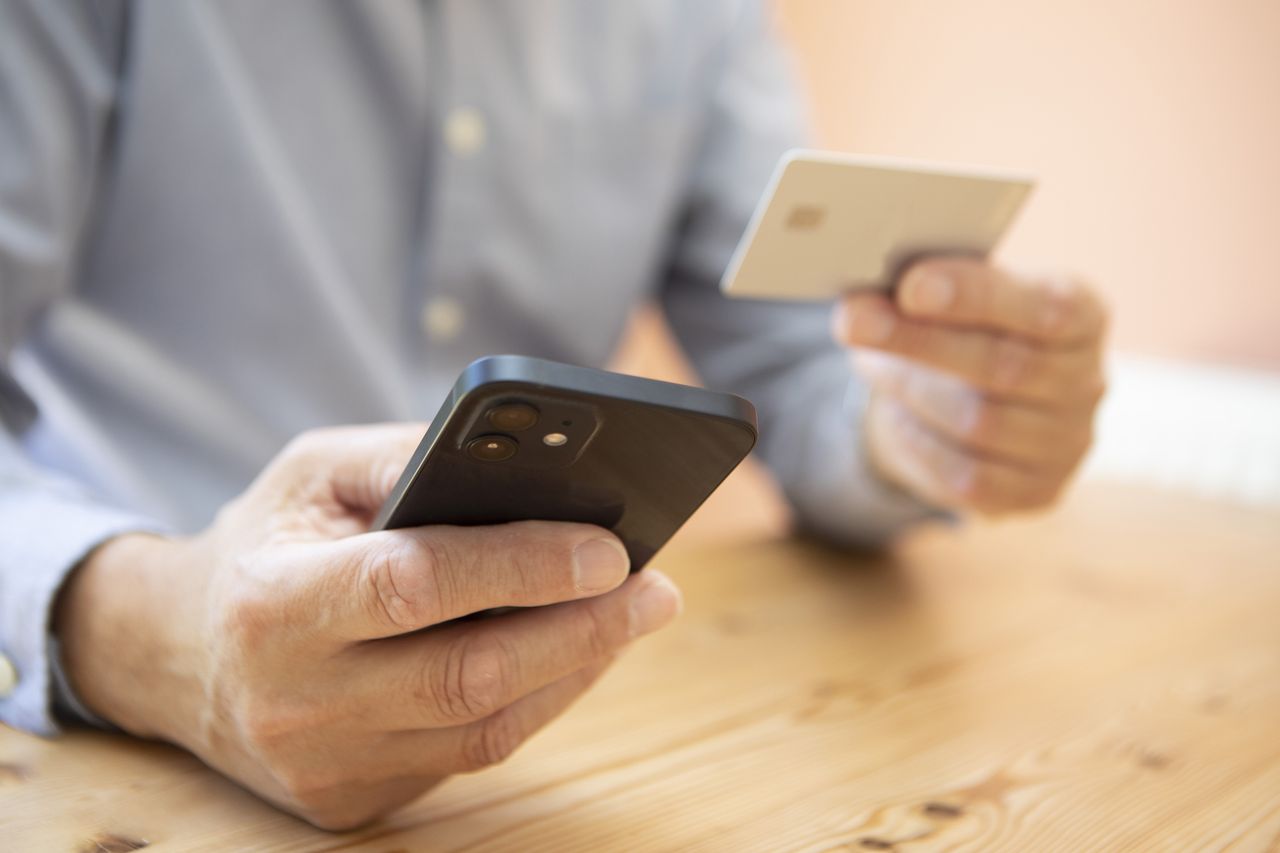 Amex Platinum Refresh 2025: $895 Fee and New Perks Explained | Kiplinger