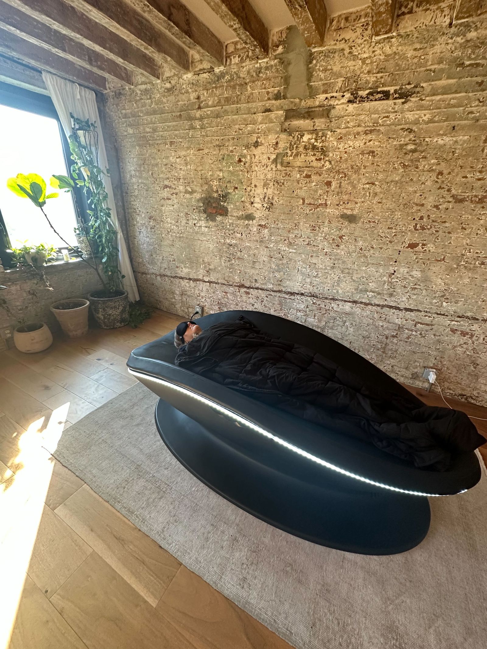 This $10,000 Vibrational Sound Therapy Cocoon Is a Substitute for ...
