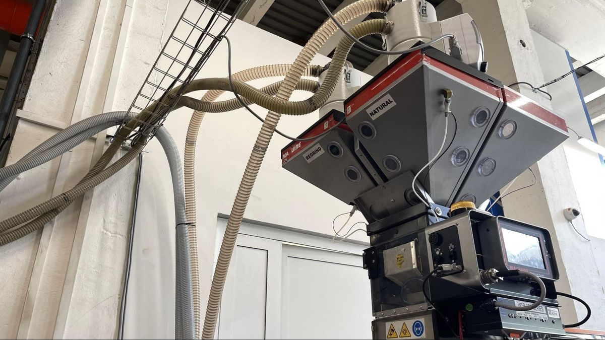 How is 3D Printing Filament Made? | Tom's Hardware