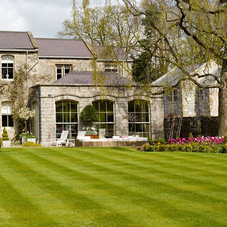 Winter gardening ideas – Protect your garden from the big chill | Ideal ...