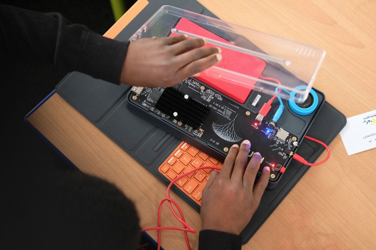 Kano PC Lets Kids Build Their Own Windows Laptop | Tom's Hardware