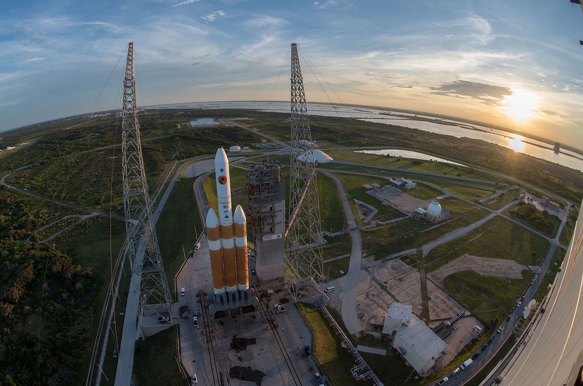 Launch Photos! NASA's Parker Solar Probe Blasts Off to Touch the Sun ...