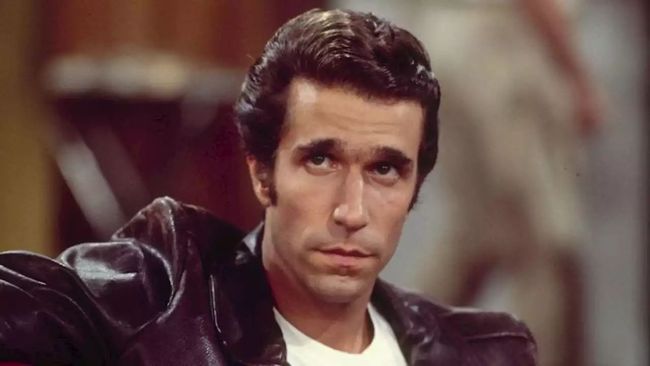 32 TV Shows That Started With Completely Different Theme Songs Than The ...