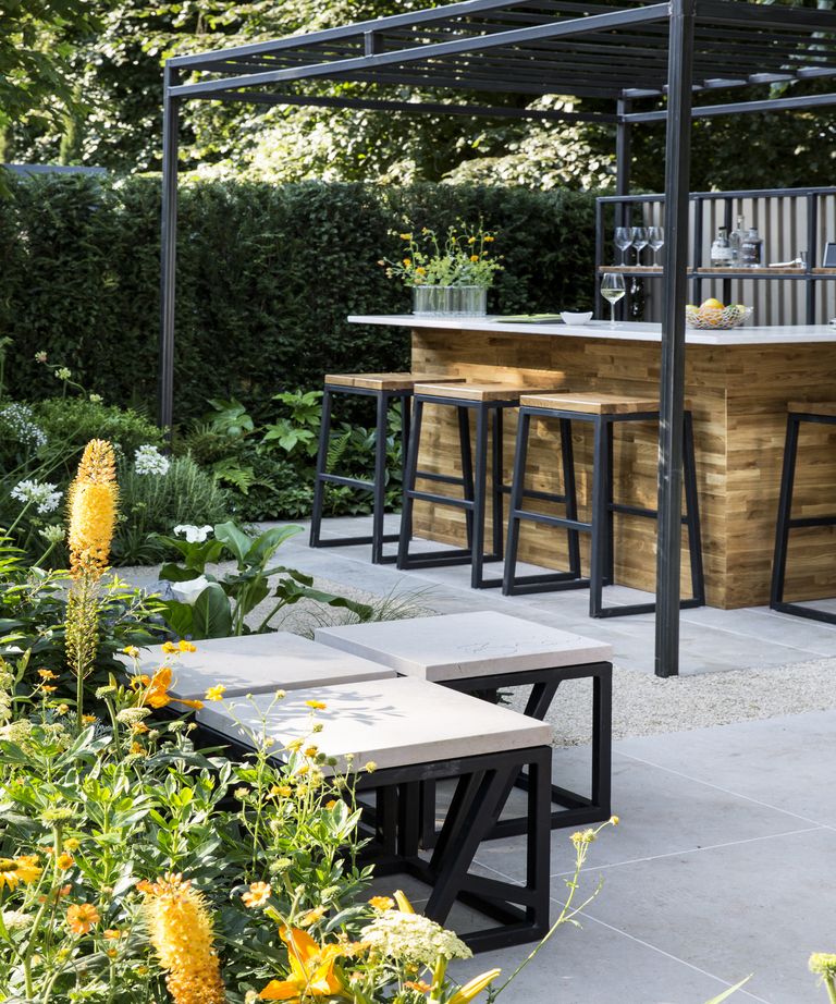 Garden bar ideas perfect for al fresco entertaining | Livingetc