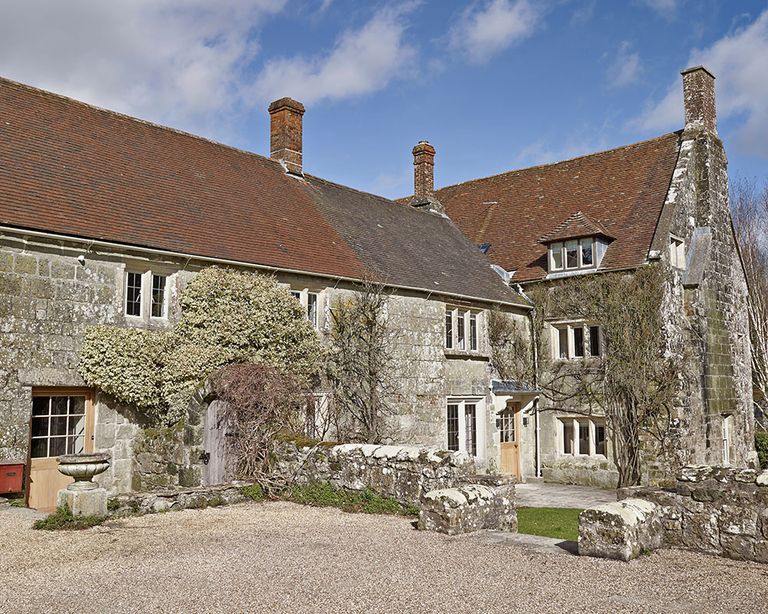 A traditional mixed-period manor house in Wiltshire | Homes and Gardens