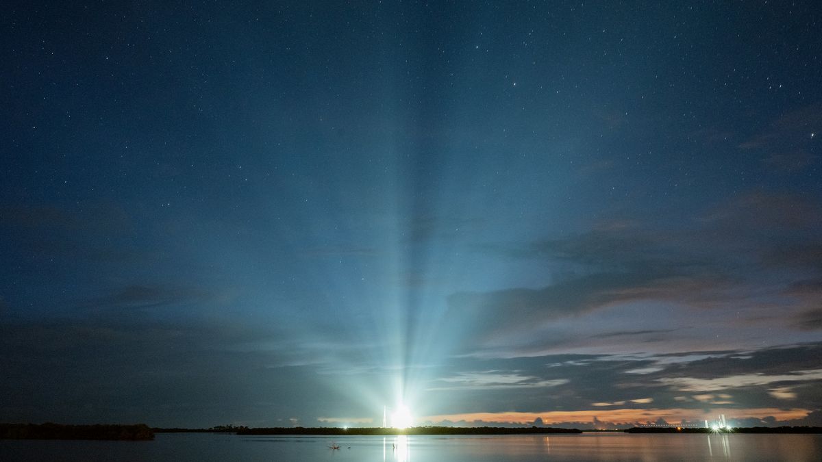 Artemis 1 moon rocket spectacular in these amazing photos | Space