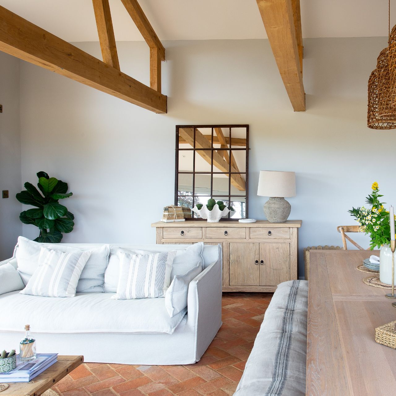 Experts swear by the living room mirror sizing rule | Ideal Home