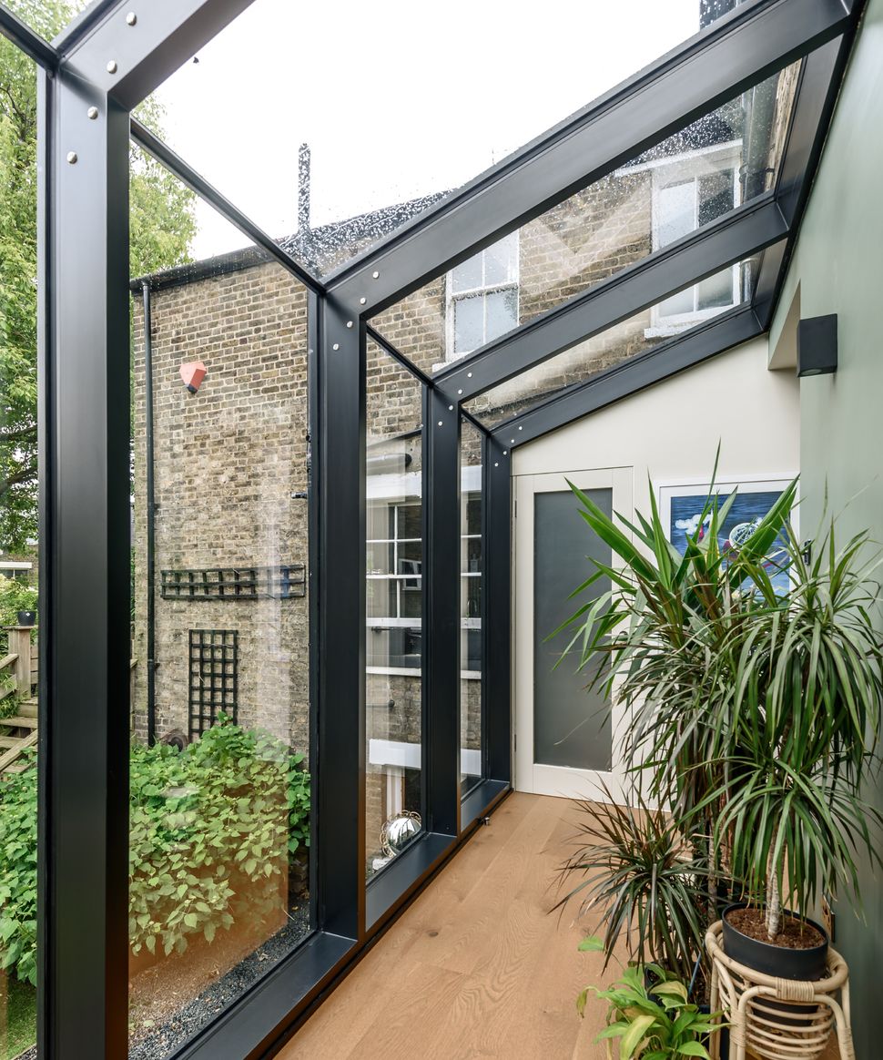 12 extensions with glass roofs for a 'cool' design feature | Homebuilding