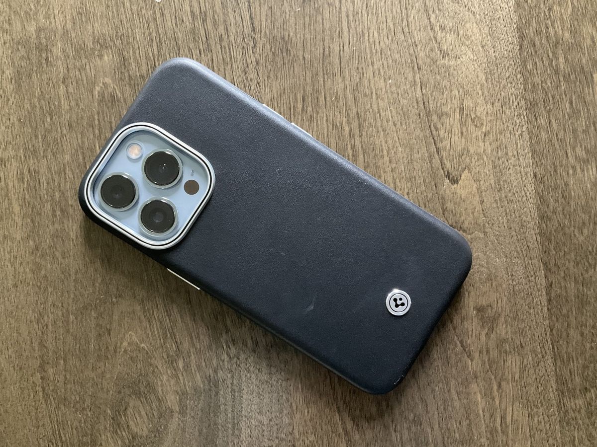 Spigen Enzo iPhone Case review: Classy Italian leather case — but at a ...