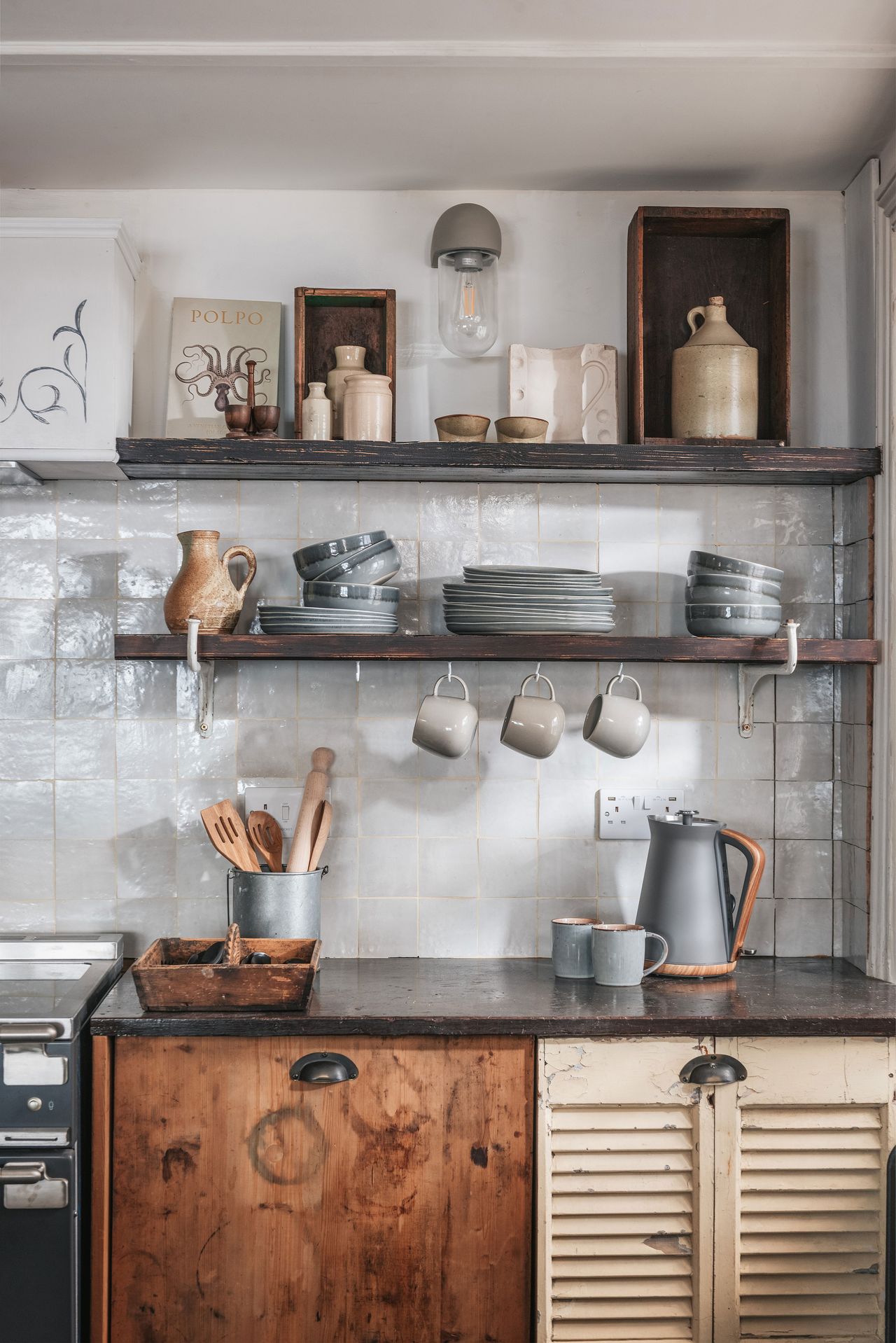 How to put up a shelf – an expert guide to hanging floating and bracket ...