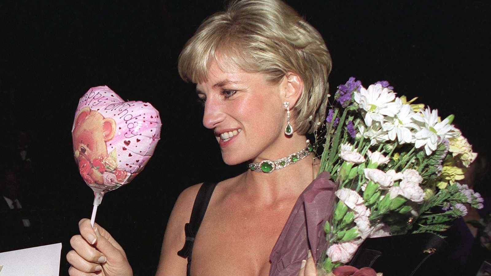 Princess Diana's jewelry mishap became an iconic moment | Woman & Home
