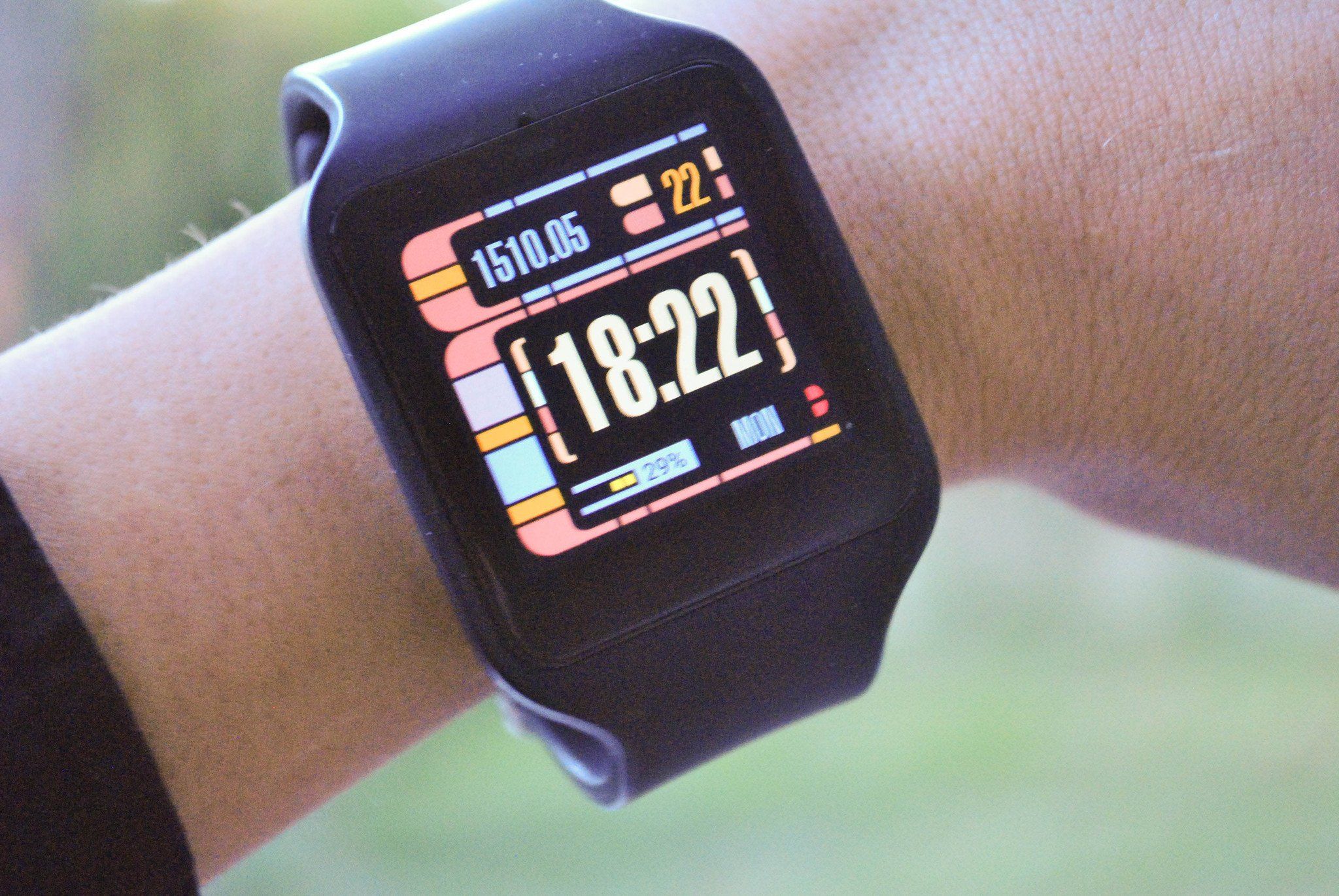 LCARS Watch Face for Android Wear brings Starfleet to your Smartwatch ...