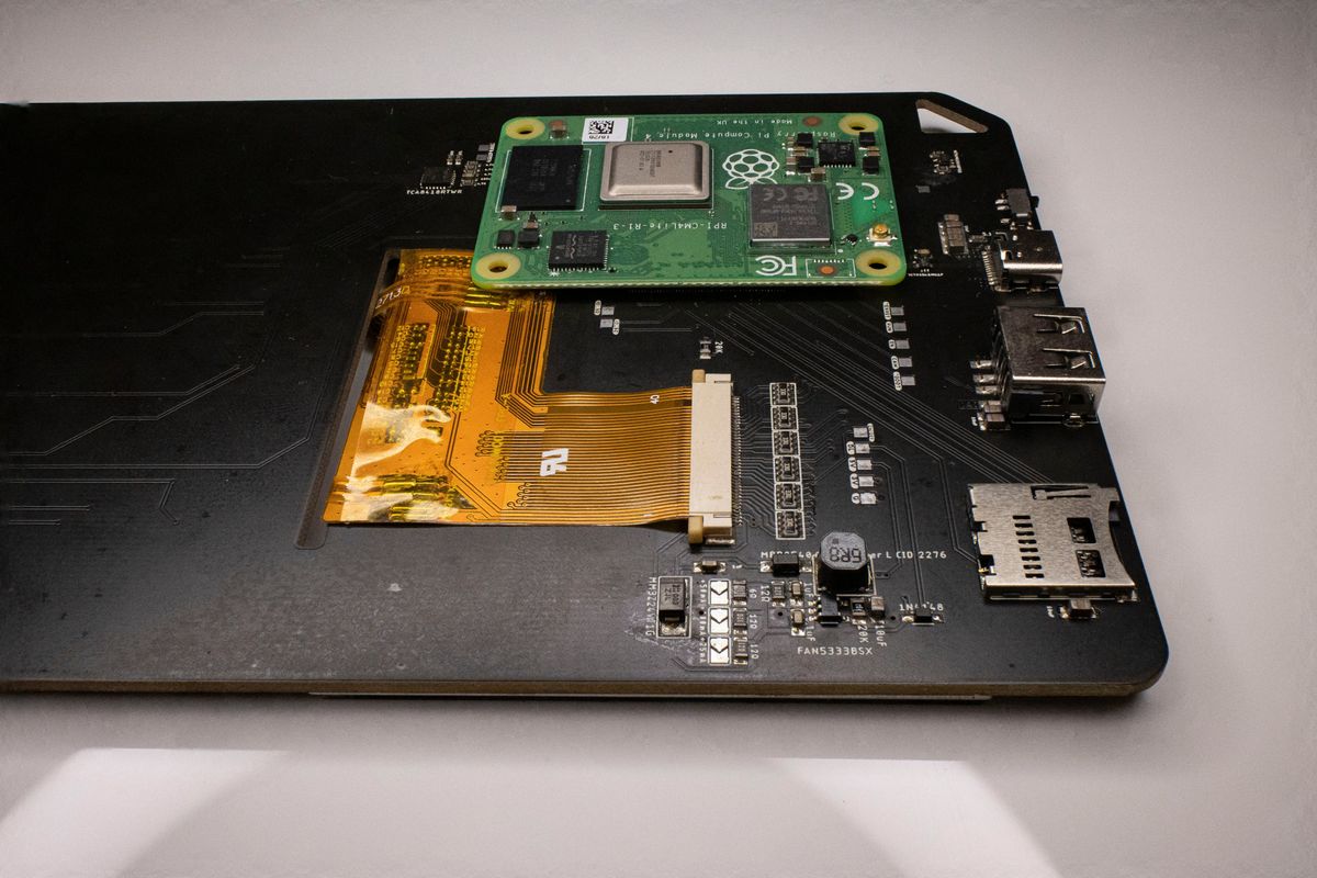 Raspberry Pi CM4 Handheld Project Resembles Pocket C.H.I.P. | Tom's ...